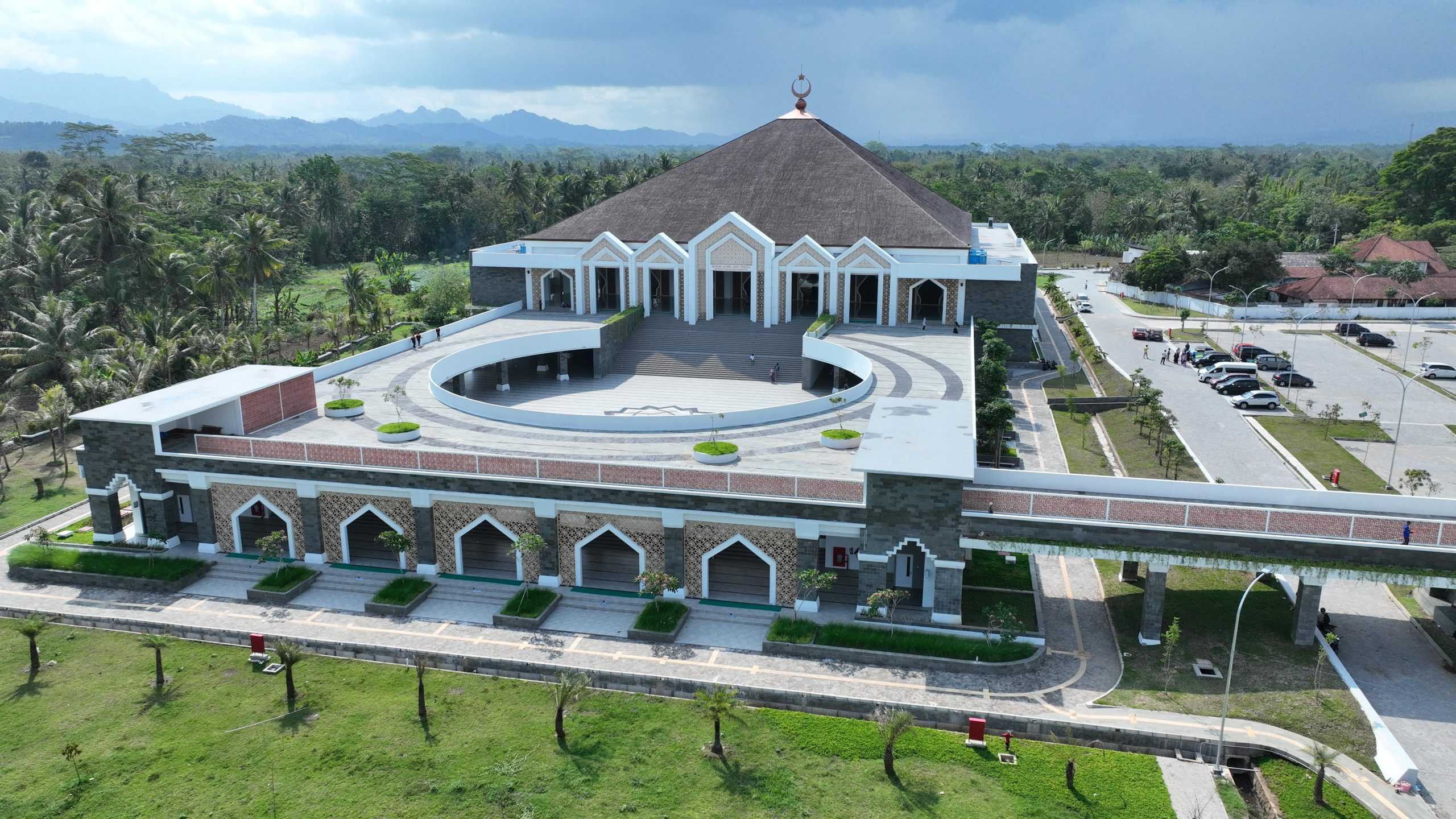 Masjid Agung An-Nuur Magelang: Simbol Toleransi dengan Arsitektur ...